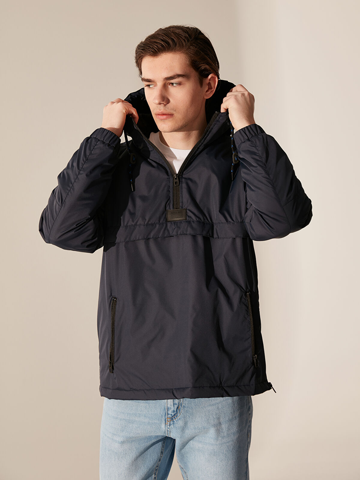 LCW CASUAL Slim Fit Kapüşonlu İnce Erkek Kanguru Mont