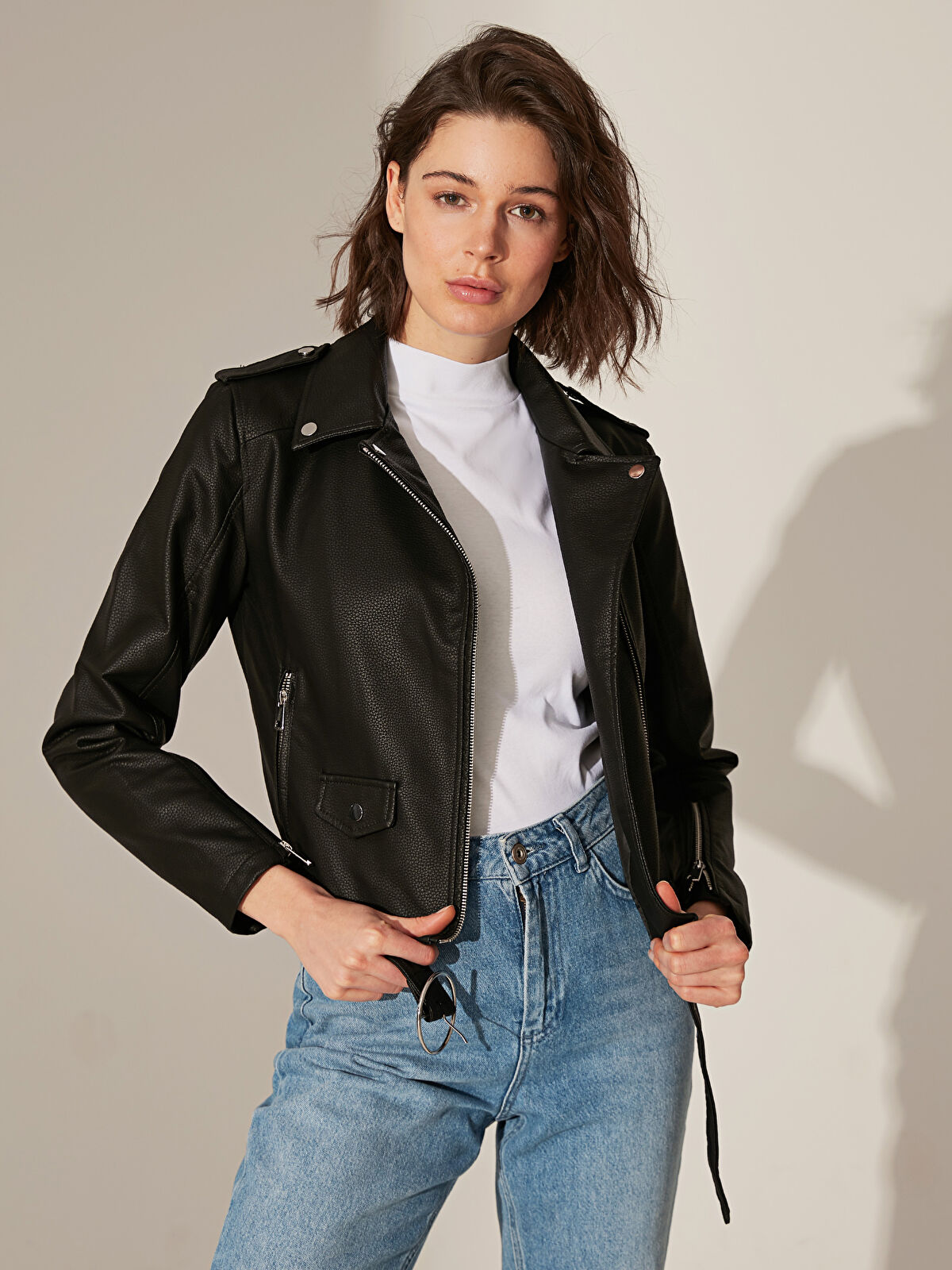 LCW CASUAL Gömlek Yaka Uzun Kollu Kadın Deri Görünümlü Mont