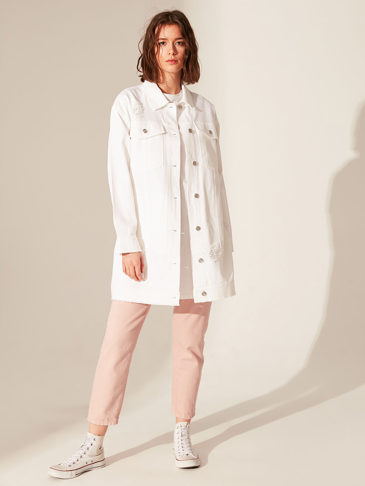 Düğme Detaylı Cepli Uzun Kollu Kadın Mont