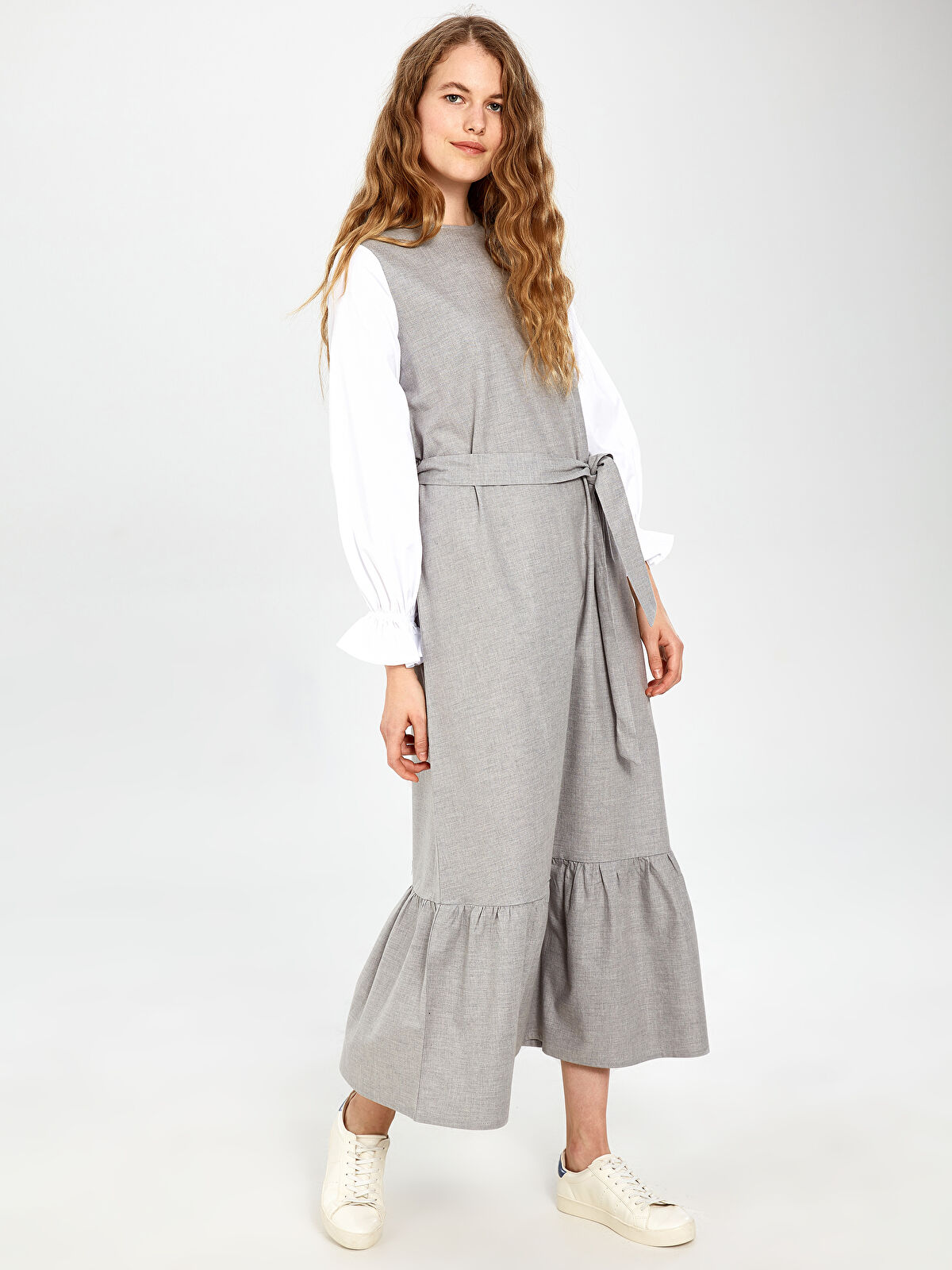 Fırfır Detaylı Kuşaklı Uzun Elbise