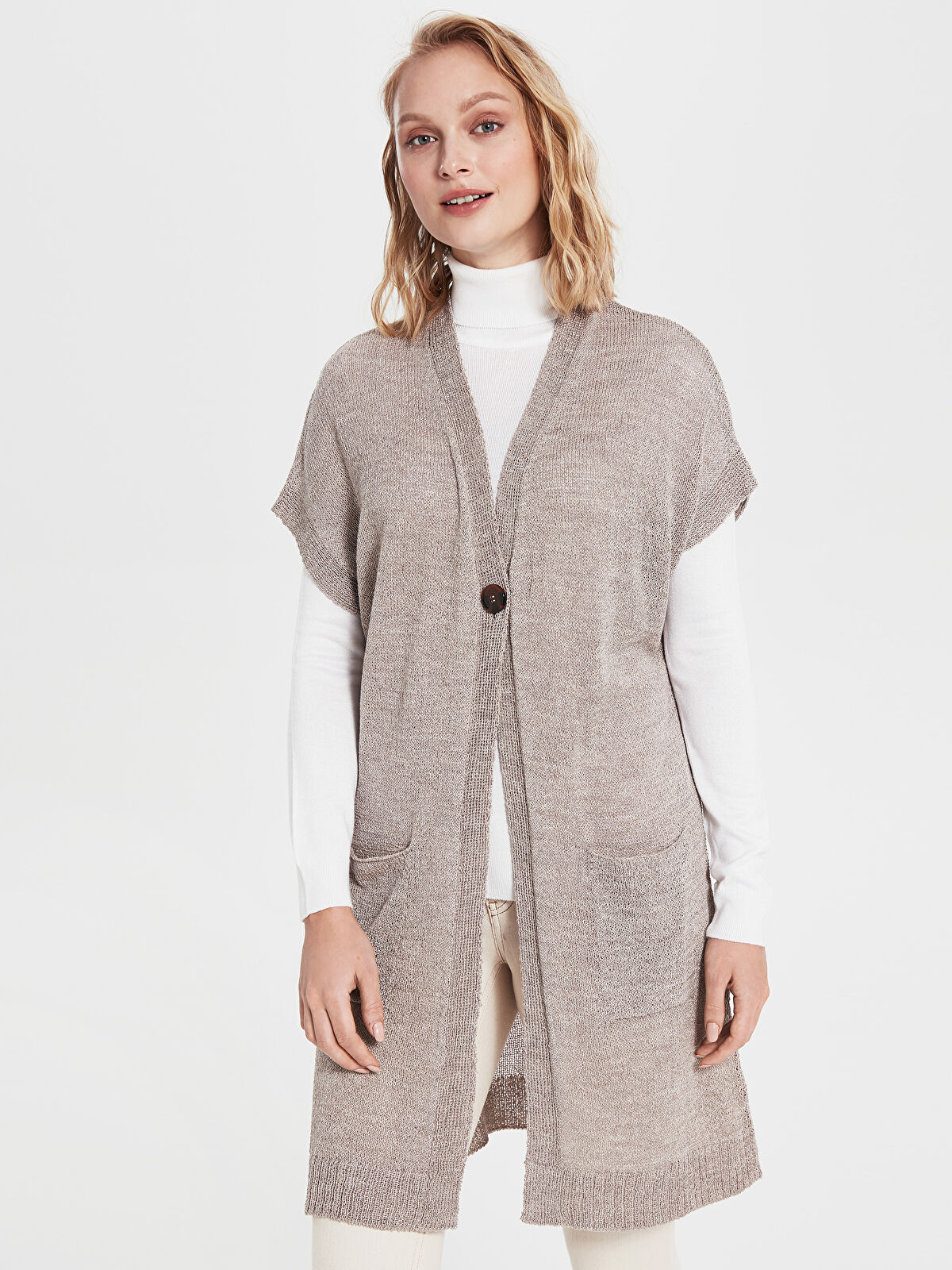 V Yaka Düz Cep Detaylı Kısa Kollu Kadın İnce Triko Yelek