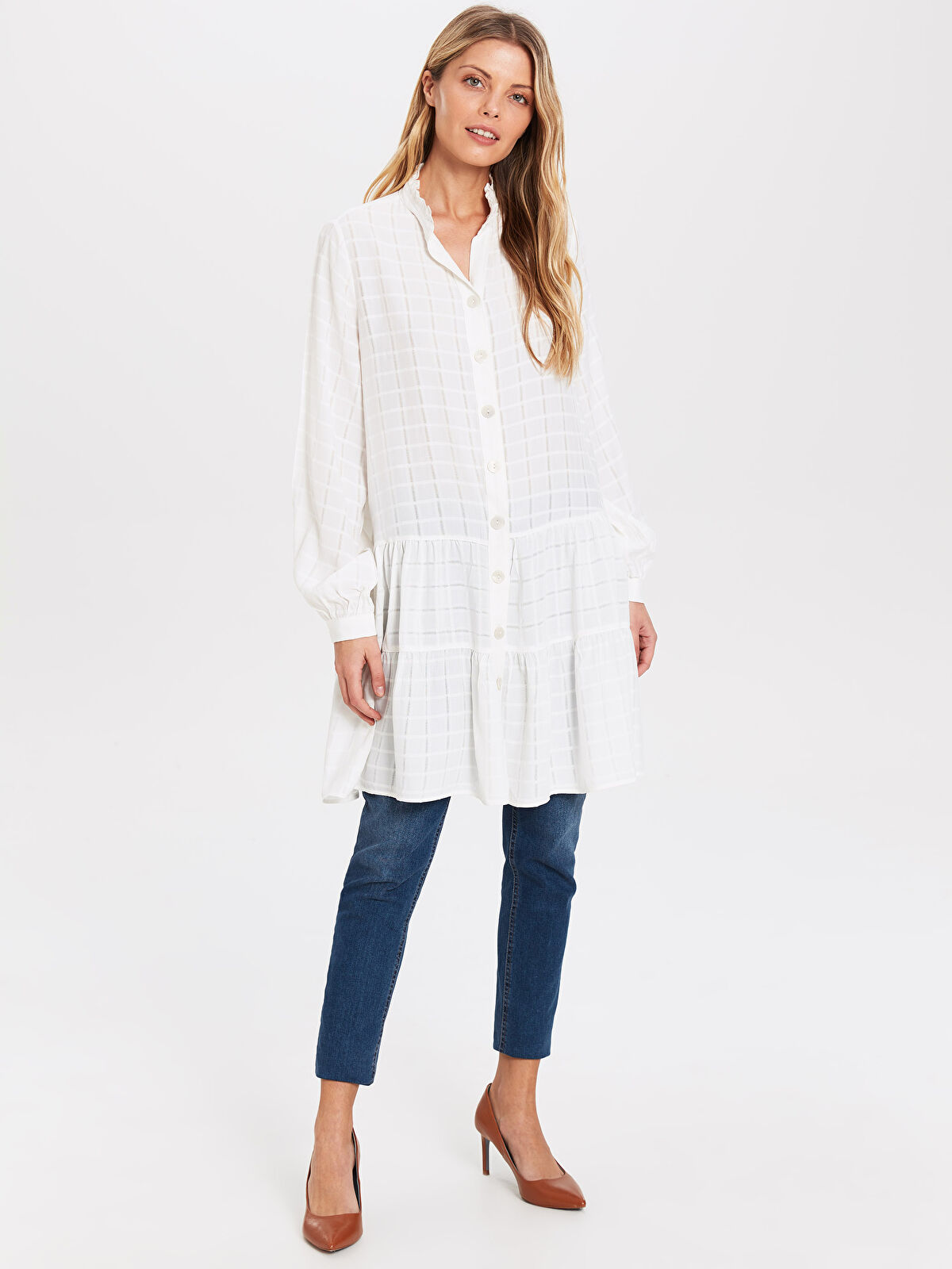 Fırfırlı Yaka Desenli Düğme Kapamalı Uzun Kollu Kadın Tunik