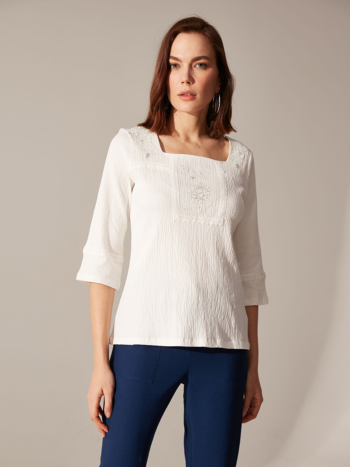 LCW CLASSIC Kare Yaka Uzun Kollu Kadın Tişört