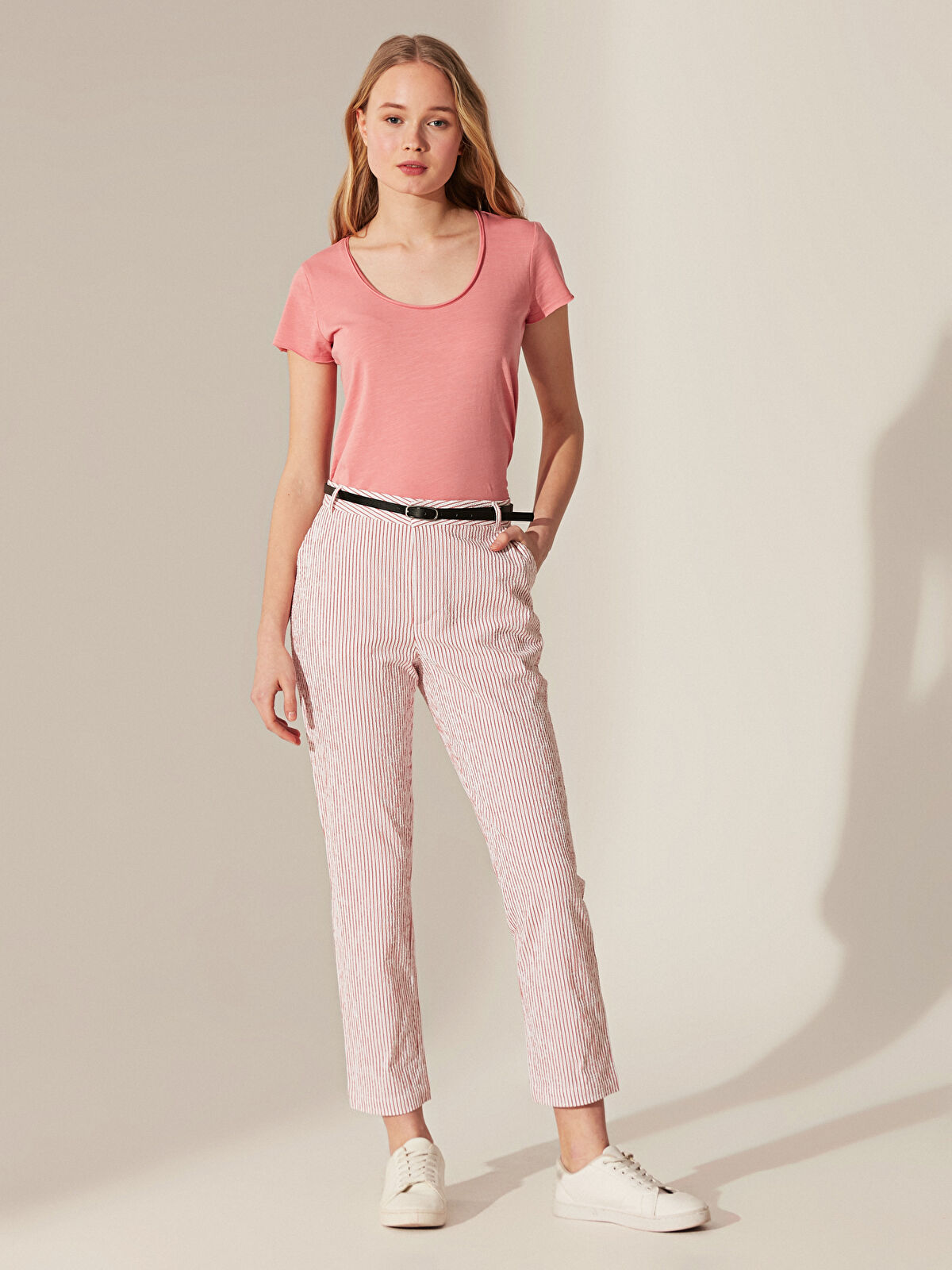 Kemerli Çizgili Gabardin Havuç Pantolon