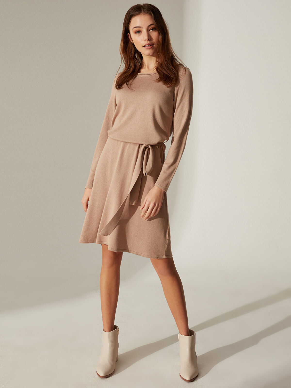 LCW CASUAL Kayık Yaka Uzun Kollu Kadın Elbise LCW CASUAL Kayık Yaka Uzun Kollu Kadın Elbise