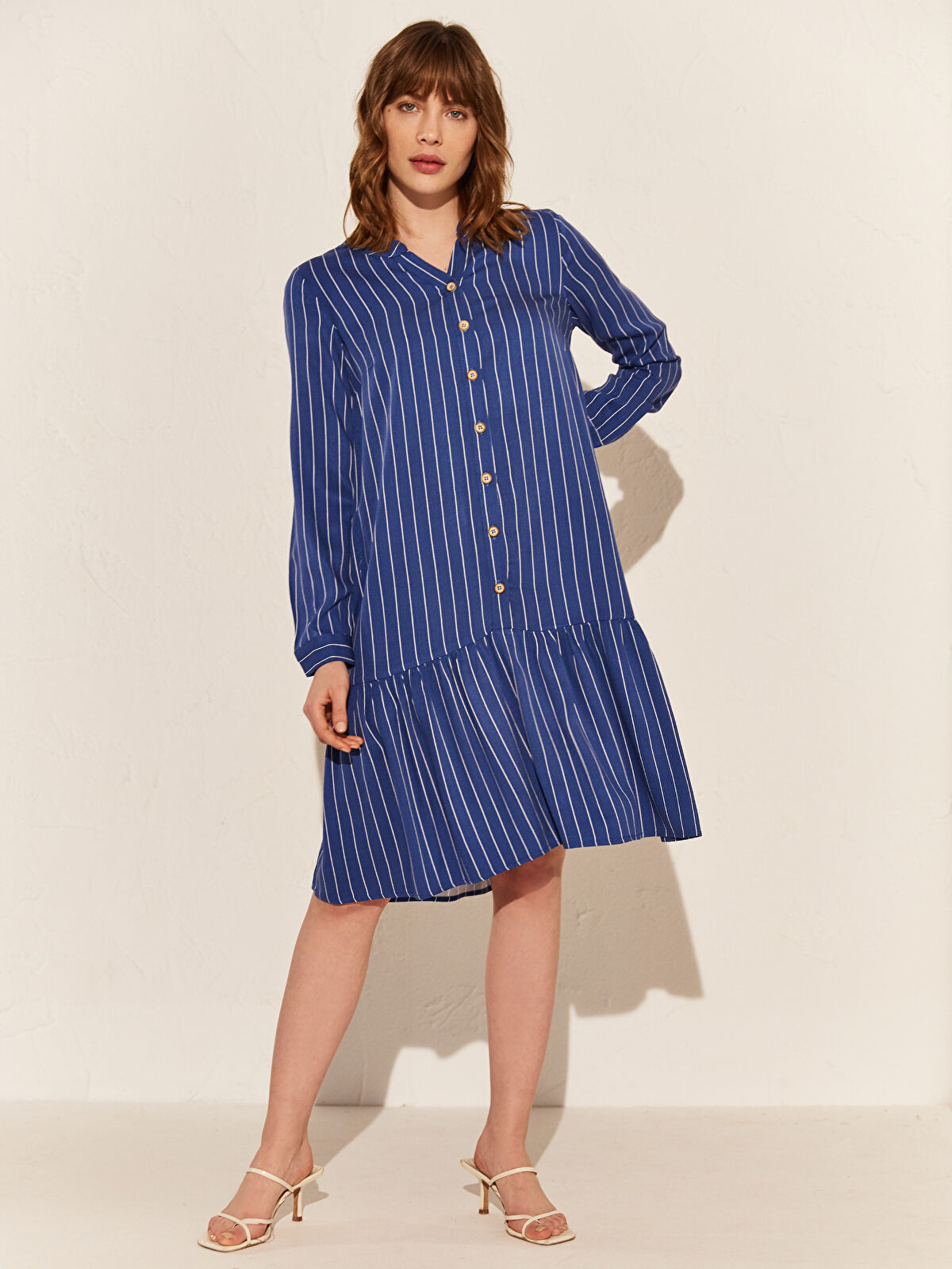 Volan Detaylı Çizgili Viskon Elbise