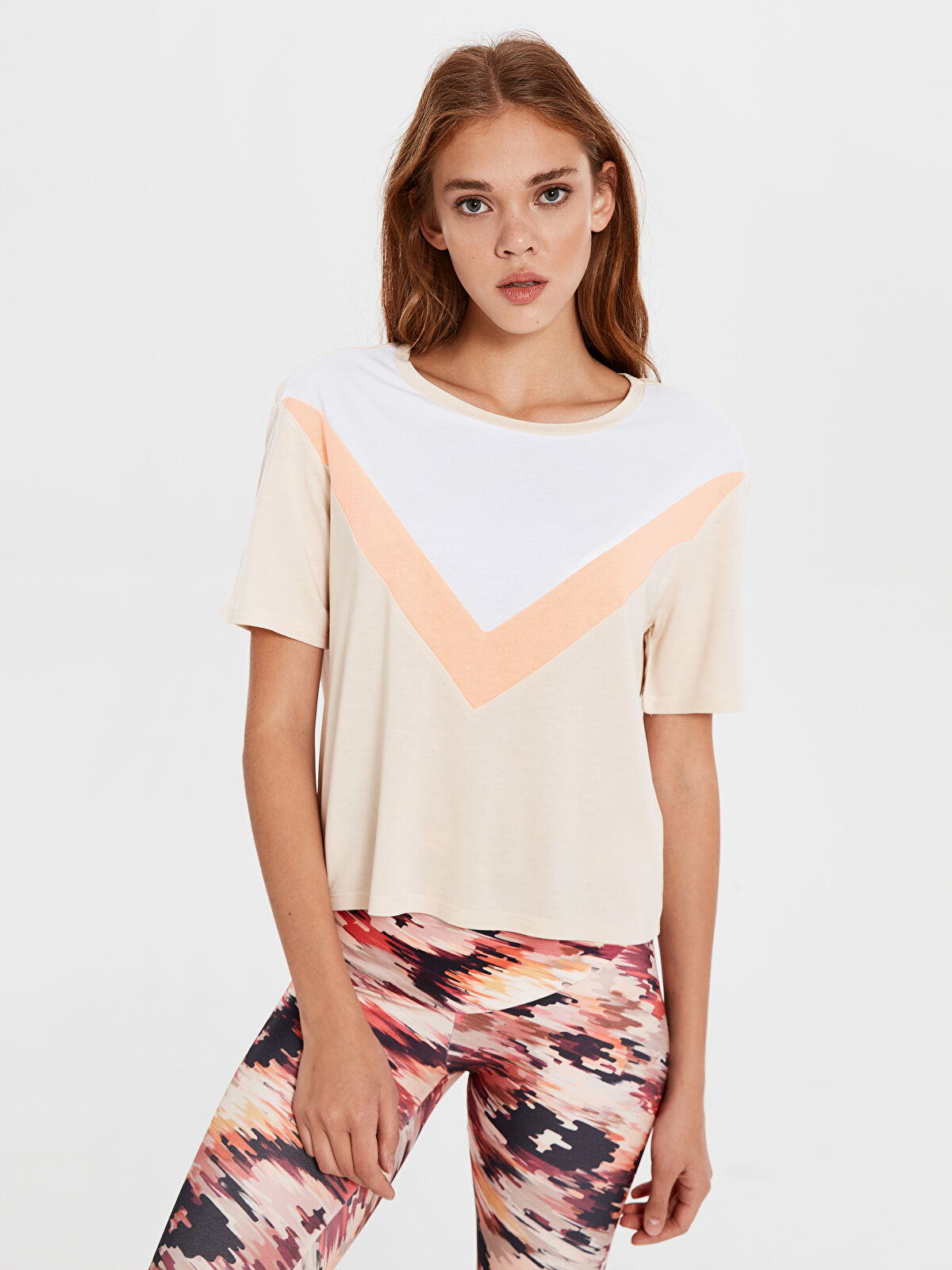 LCW ACTIVE Bisiklet Yaka Kısa Kollu Sweatshirt Kumaşı Kadın Tişört