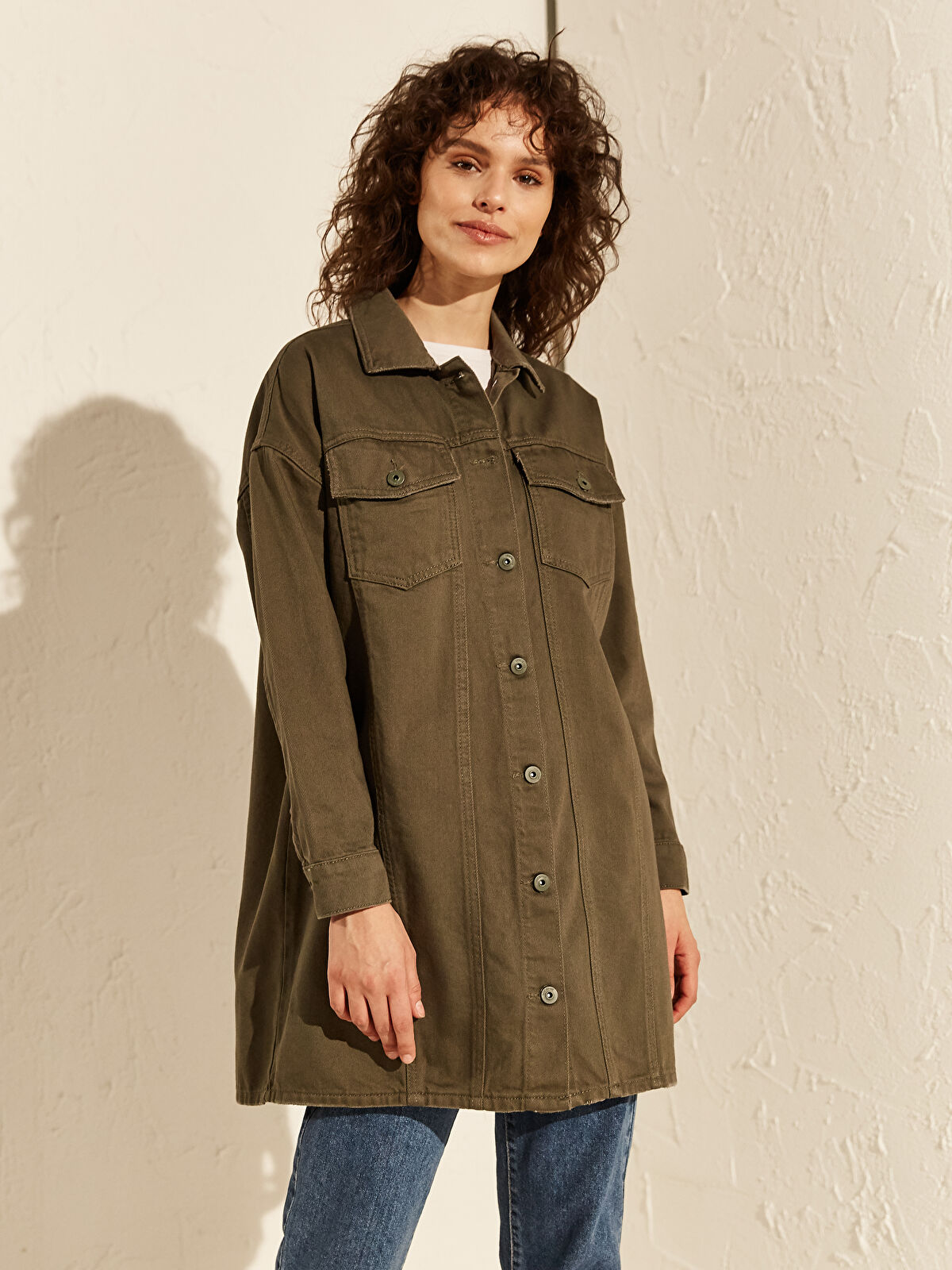 Düğme Detaylı Oversize Jean Ceket Düğme Detaylı Oversize Jean Ceket