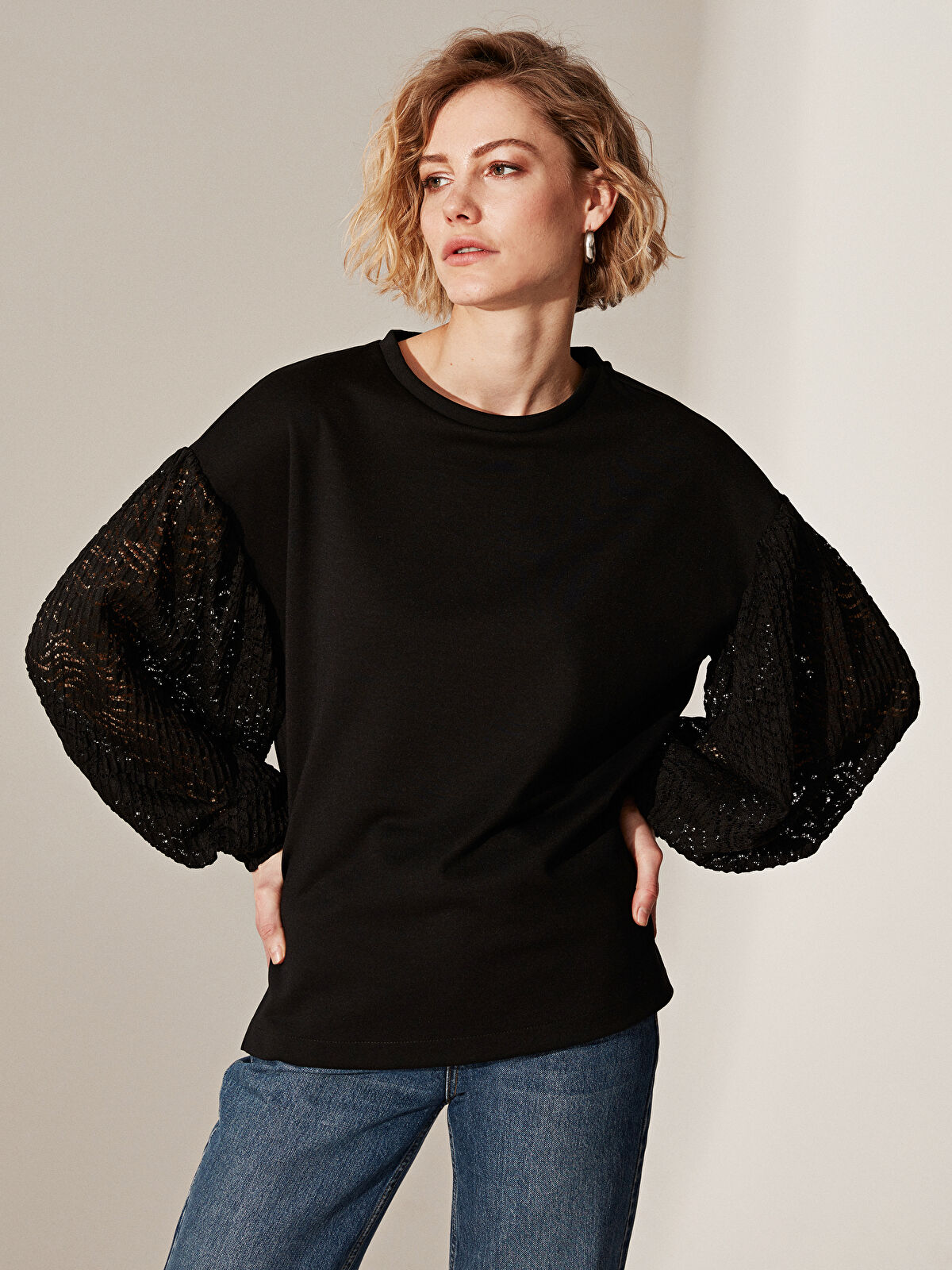 Dantel Detaylı Balon Kol Tişört