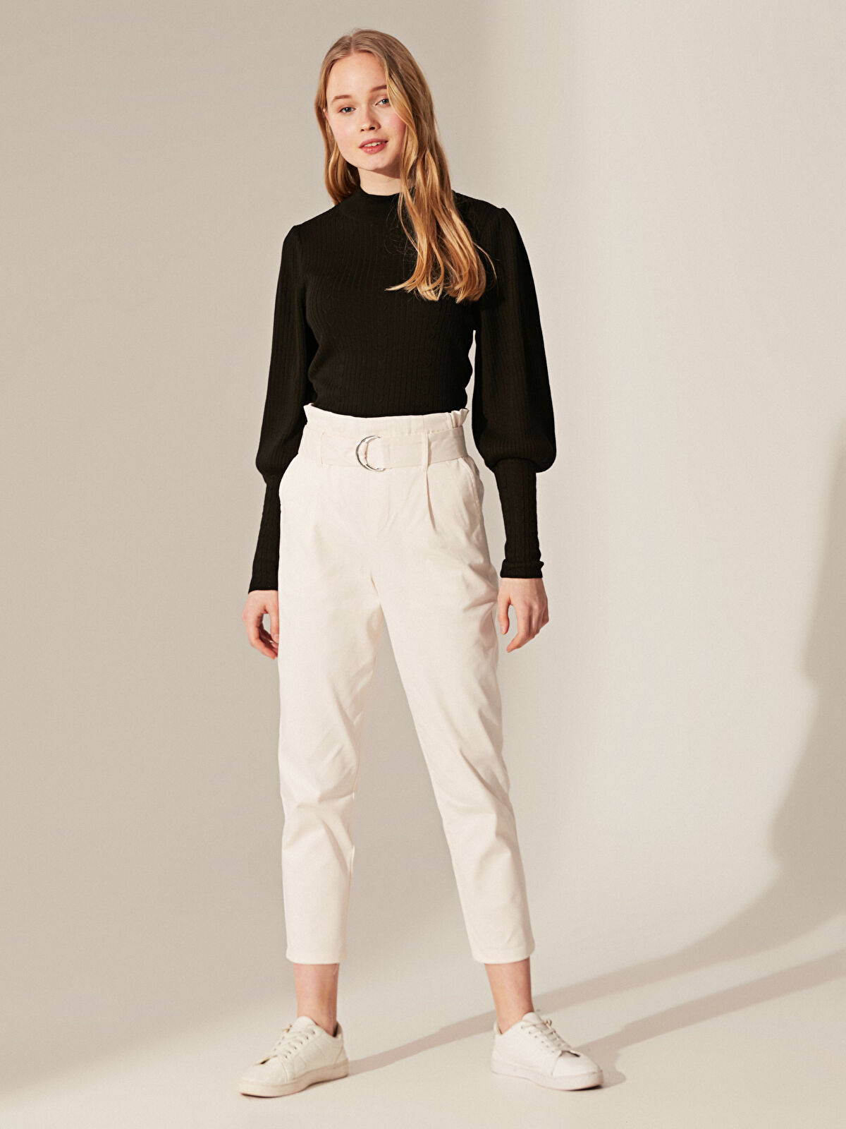 Kemerli Bilek Boy Bol Fit Kadın Pantolon