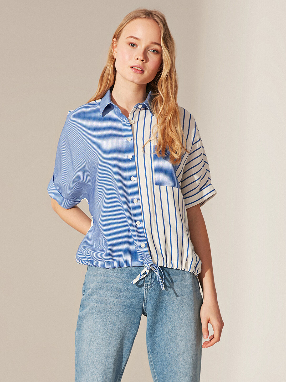 LCW CASUAL Rahat Kalıp Kısa Kollu Poplin Kadın Gömlek LCW CASUAL Rahat Kalıp Kısa Kollu Poplin Kadın Gömlek