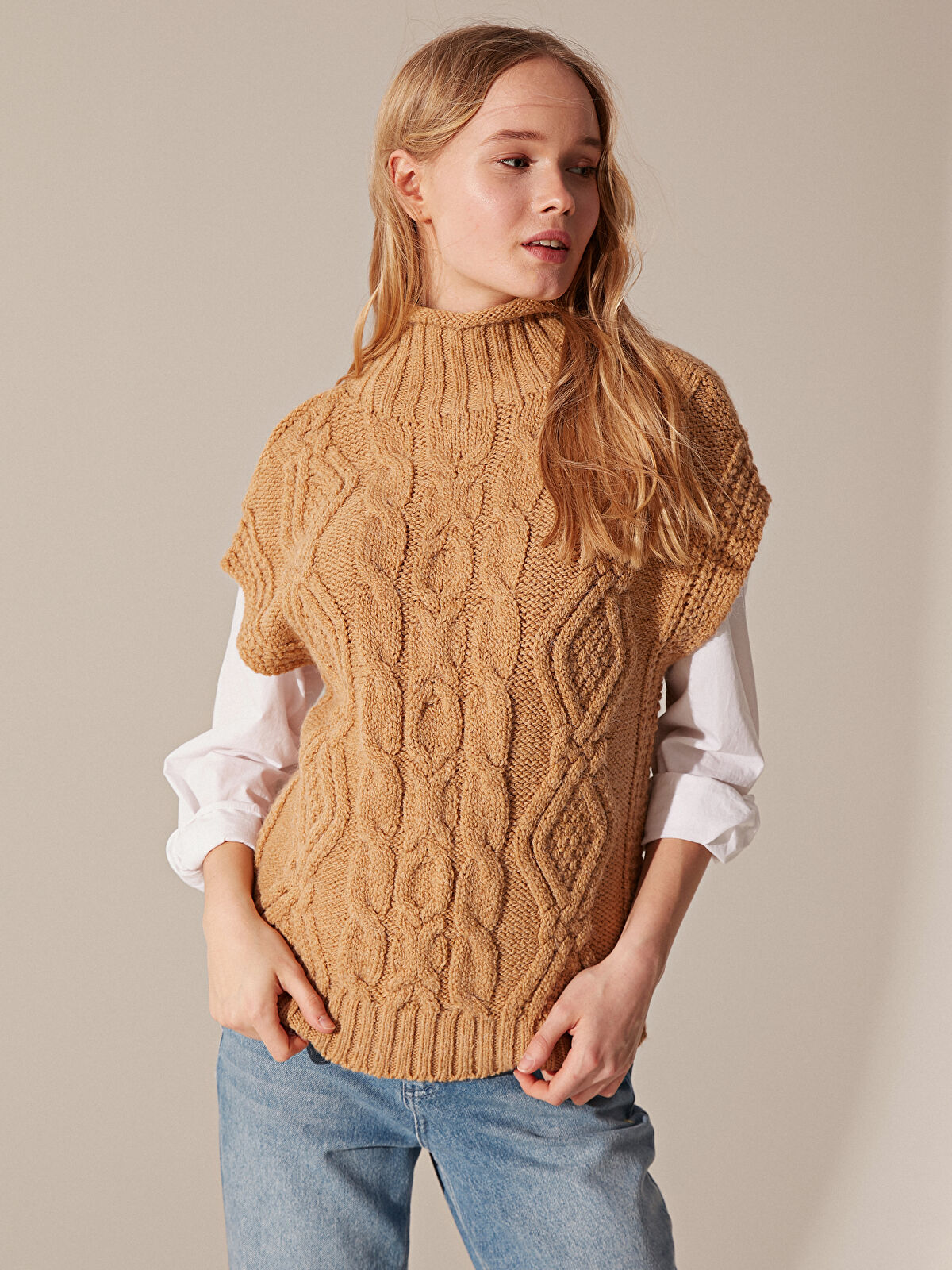 Balıkçı Yaka Desenli Kısa Kollu Kadın Triko Süveter