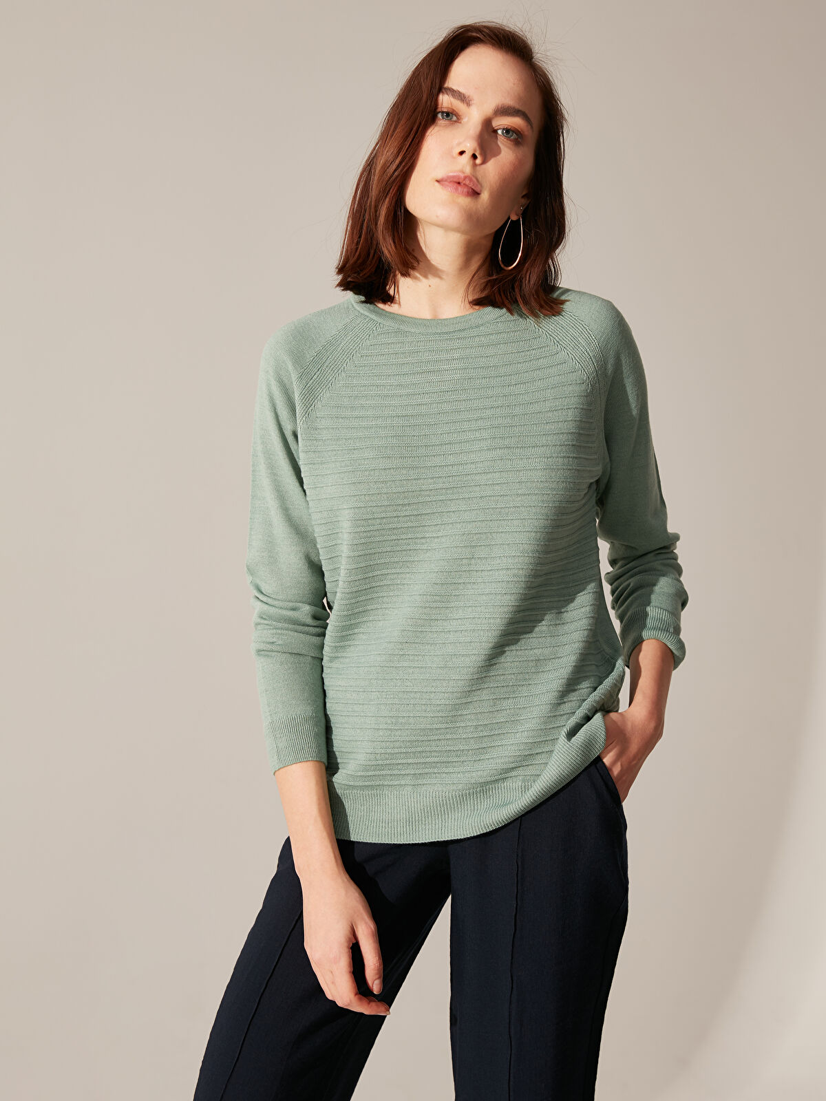 Sırtı Fermuar Detaylı Triko Kazak